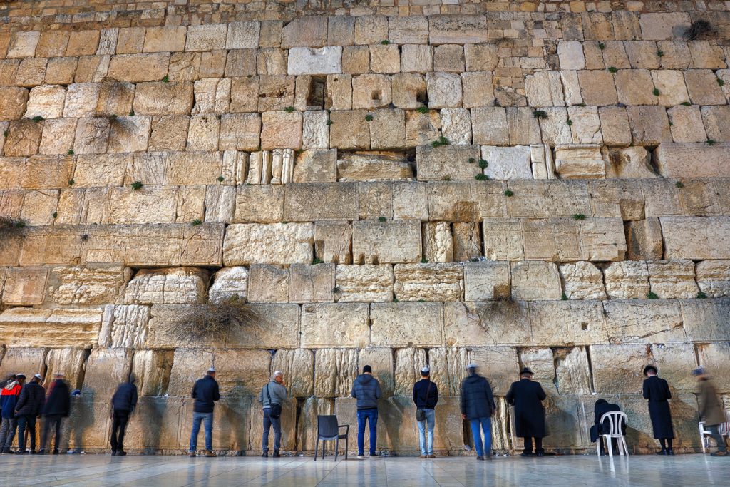 The Avodah of Davening in Light of Chassidus - Chassidus Applied